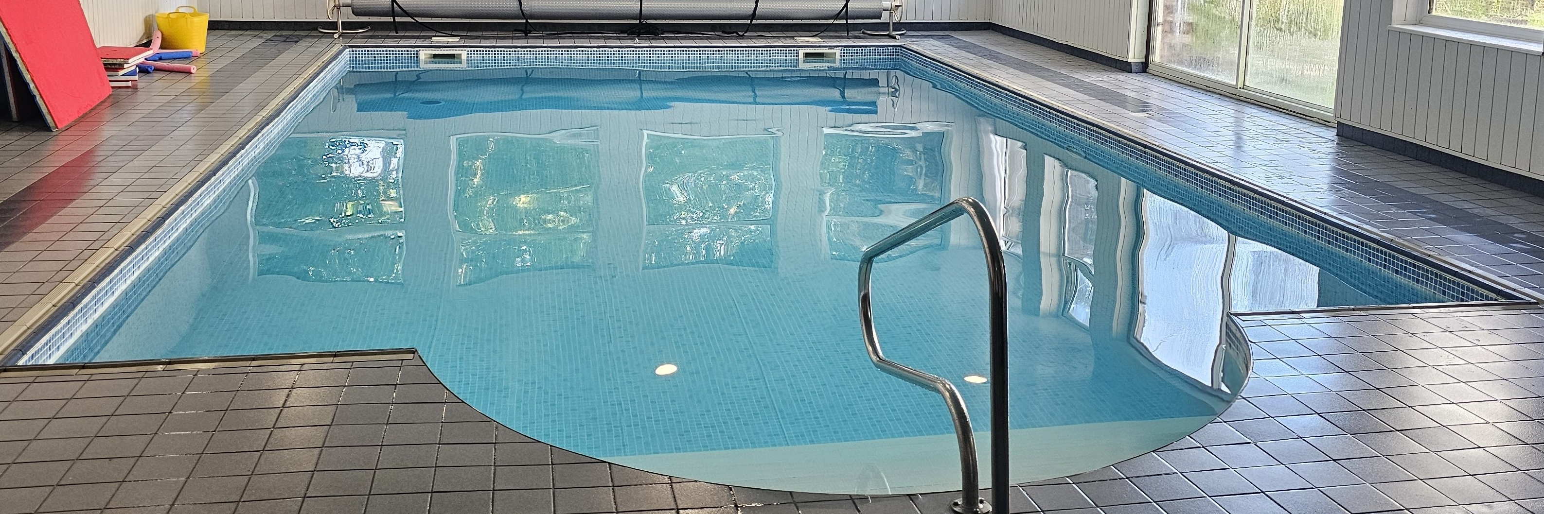 Tree Tops Pool | Southampton [ Book now ]